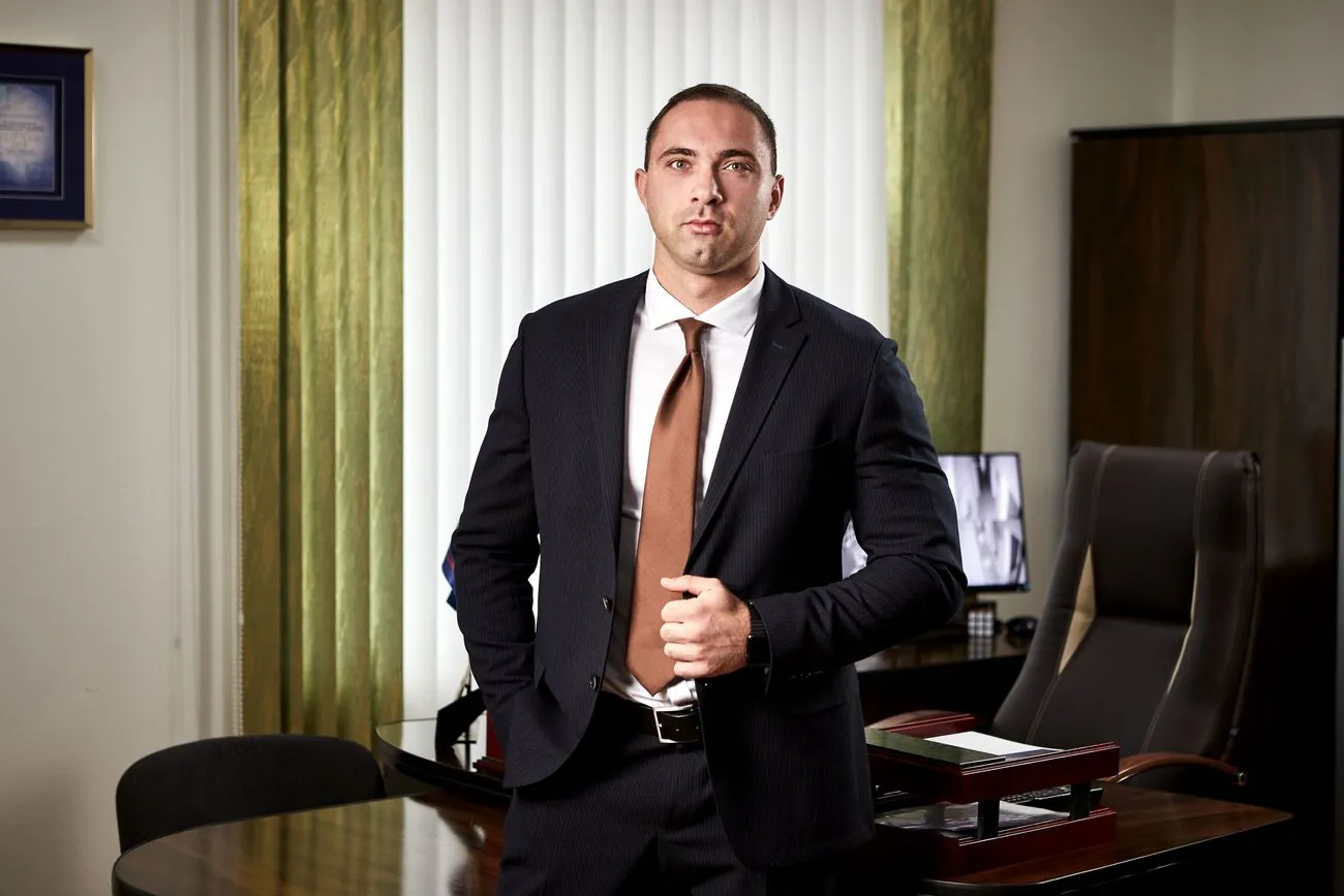 Twin Institute: How the family of the head of "Derzhzembank ...