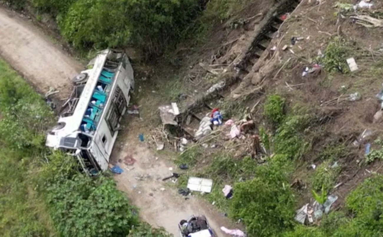 University tour bus crashes in Colombia: at least ten people killed | УНН