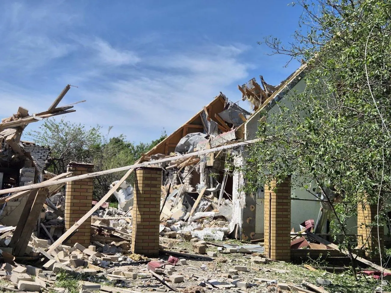 Strike on Kupyansk: FAB-500 air bomb took the lives of two women, there ...