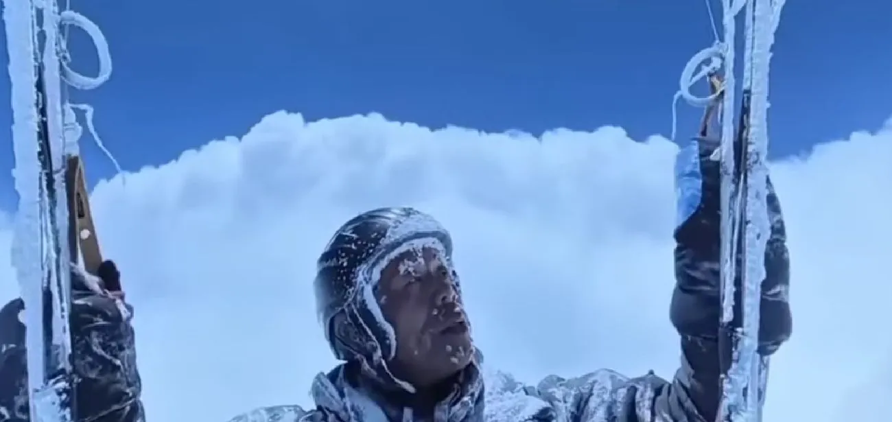A Chinese paraglider was carried to a record height in an updraft ...