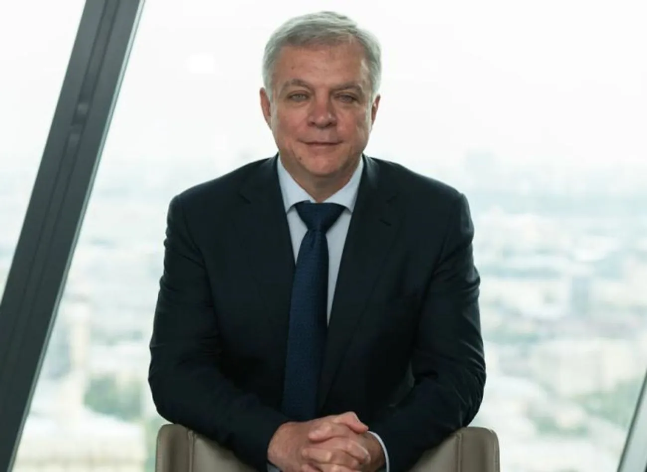 Vice-president of "Transneft" died after falling from a window: details ...